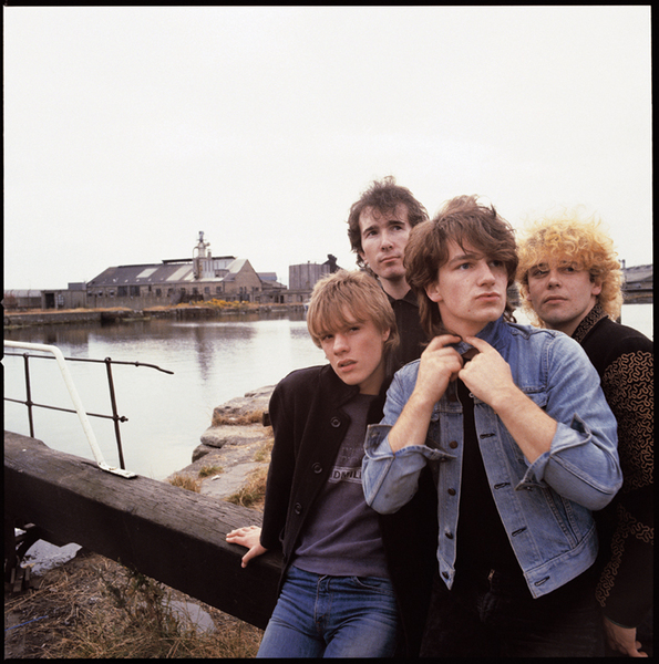 U2 > Gallery > Boy - October - War