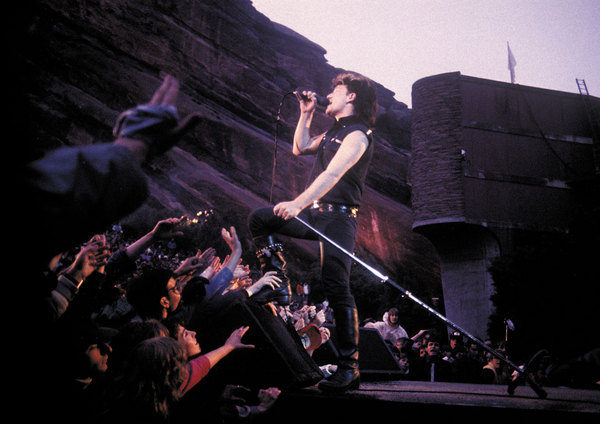 U2 > Gallery > Under a Blood Red Sky