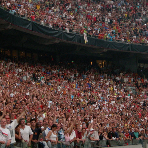 U2 > Gallery > Vertigo Tour