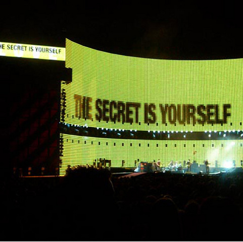 U2 > Gallery > Vertigo Tour