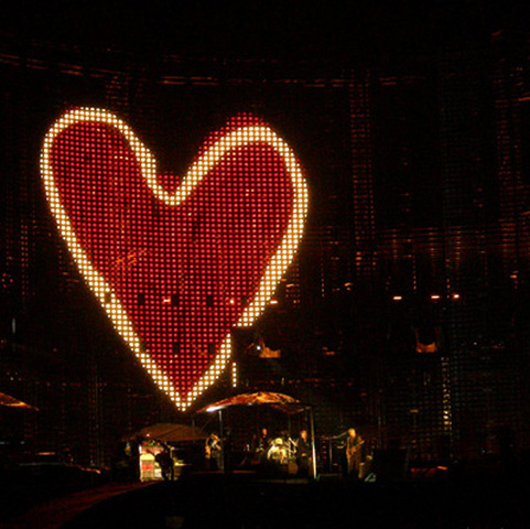 U2 > Gallery > Vertigo Tour