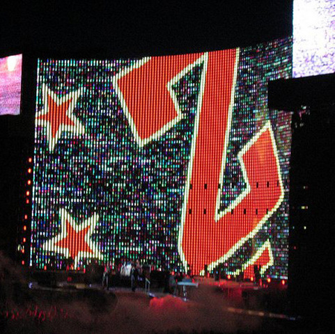 U2 > Gallery > Vertigo Tour