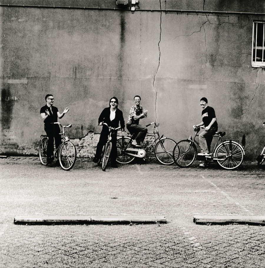 U2 > Discography > Album > All That You Can't Leave Behind