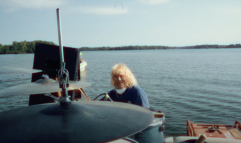 U2 > News > 'Mad Endeavour'